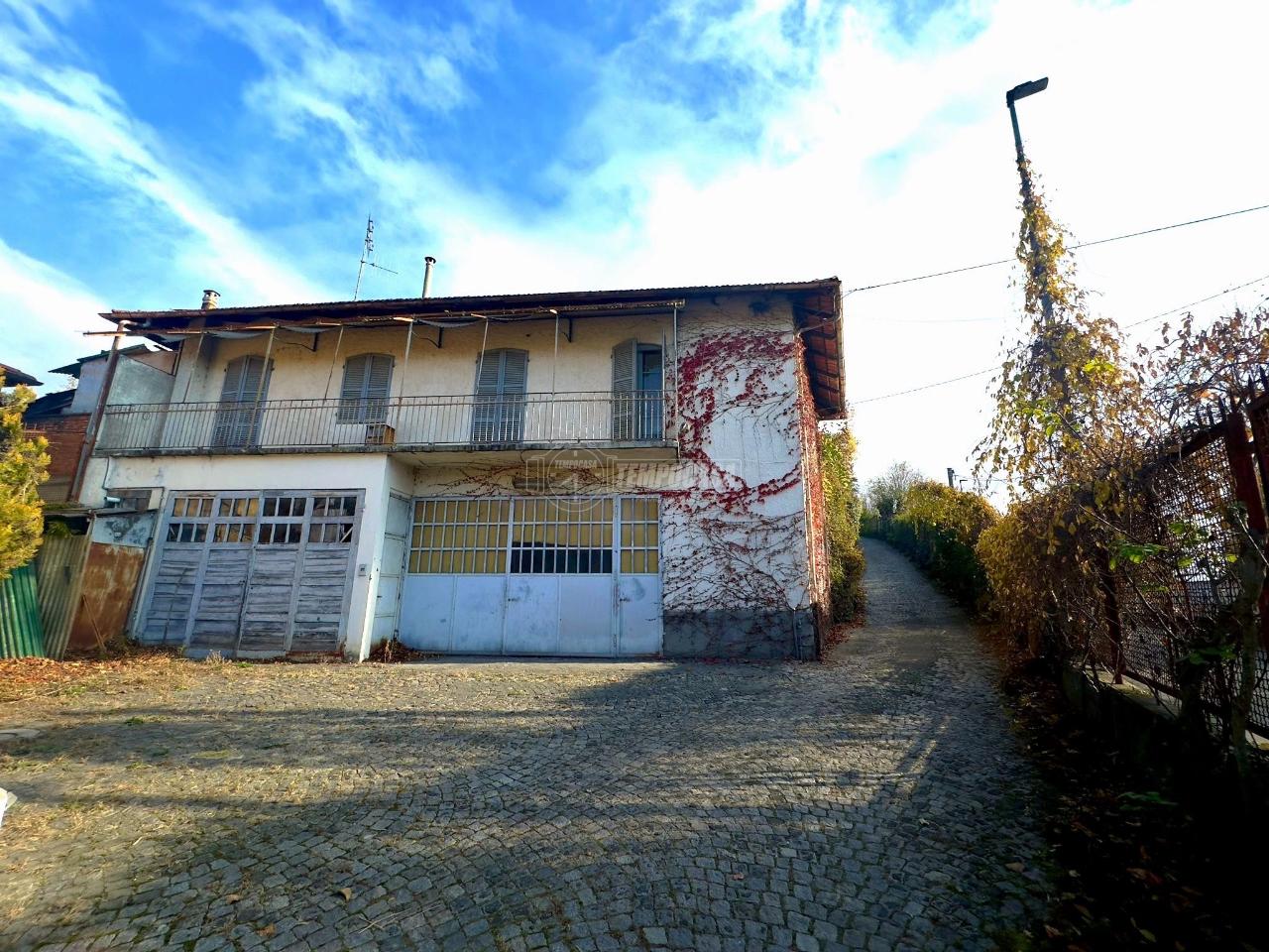 Casale in vendita a Bra