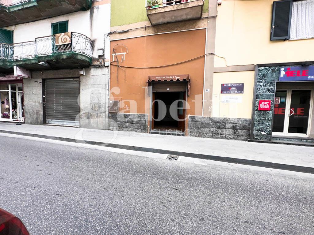 Negozio in affitto a Grumo Nevano