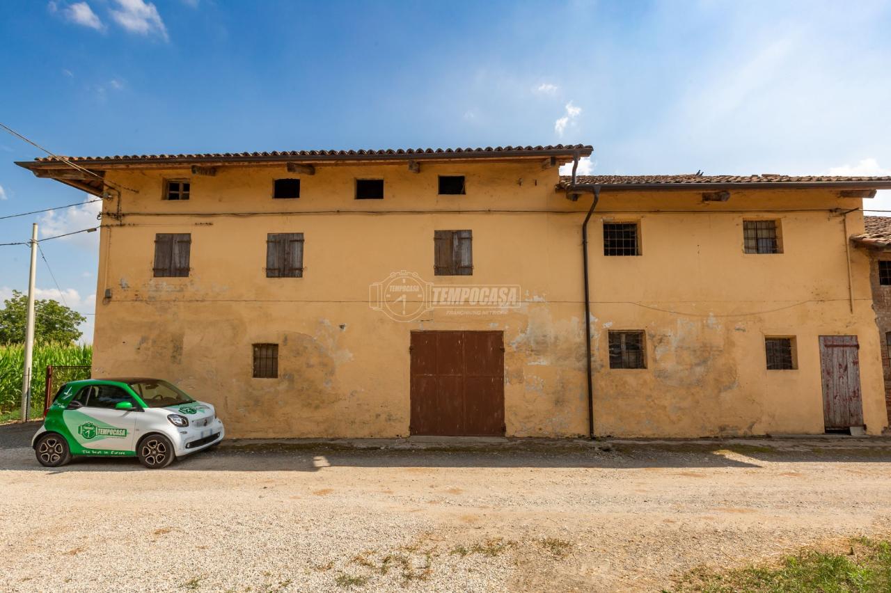Cascina in vendita a Savigliano