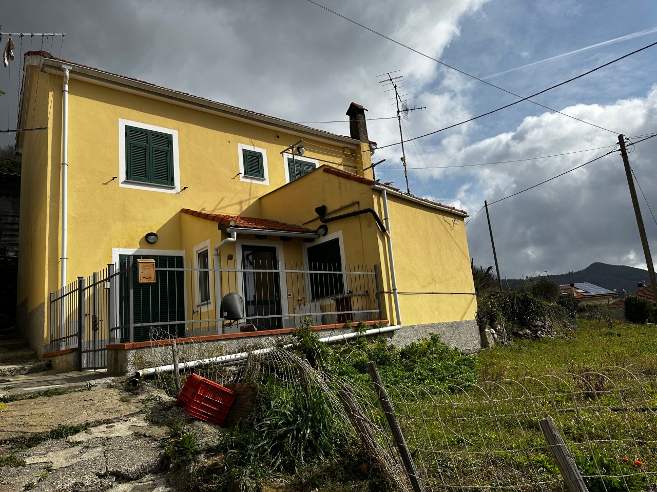 Casa indipendente in vendita a Vezzi Portio