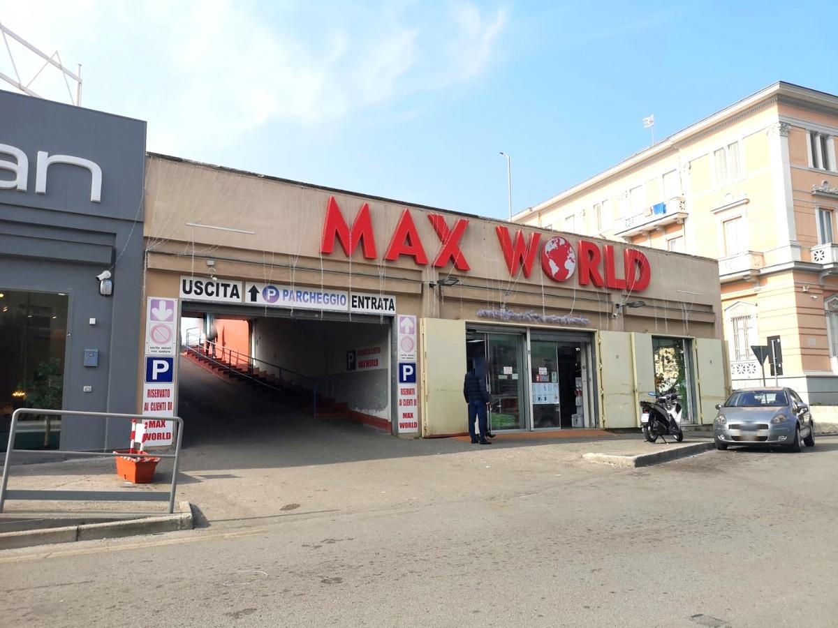 Negozio in vendita a Portici