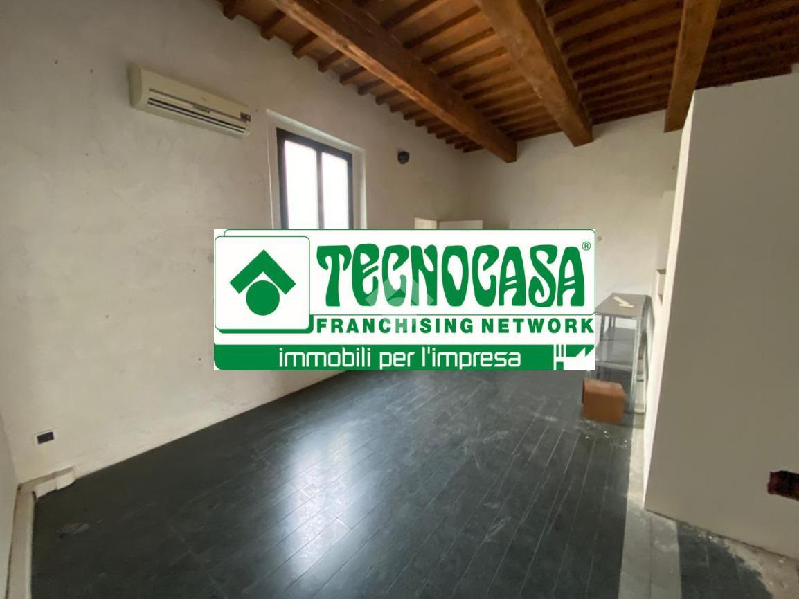 Negozio in vendita a Campi Bisenzio