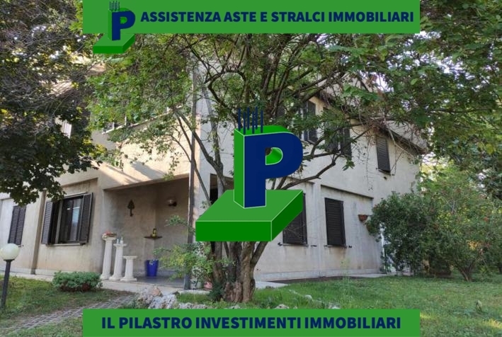 Villa in vendita a Locate Varesino