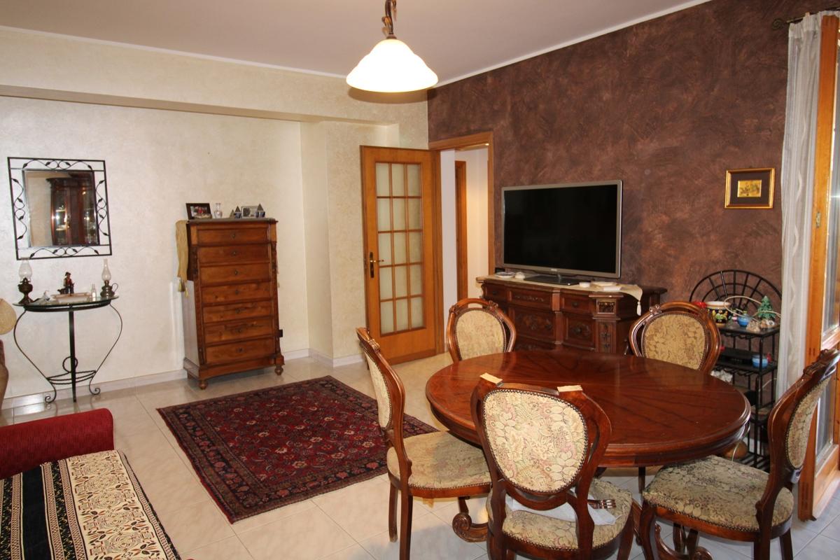 Appartamento in vendita a Aci Catena