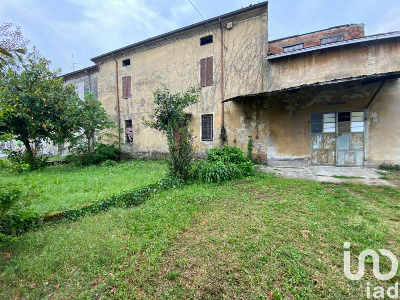 Rustico in vendita a Rivarolo Del Re Ed Uniti