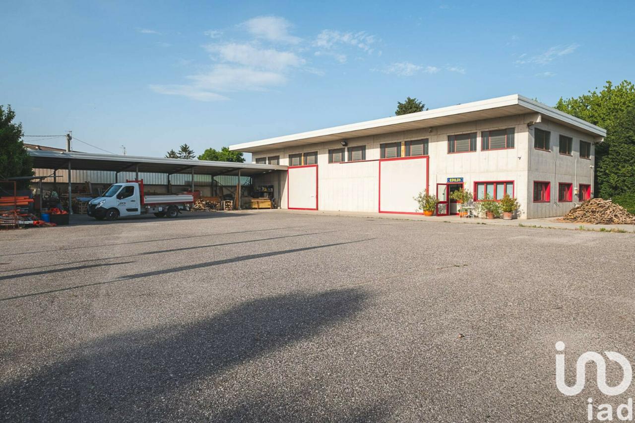 Capannone in vendita a Medole