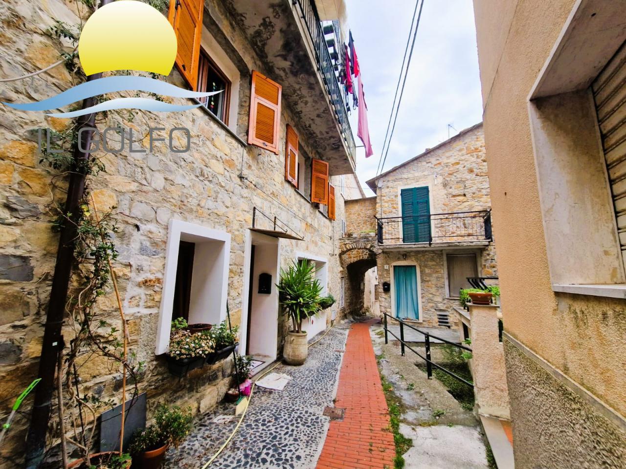 Casa indipendente in vendita a Villa Faraldi