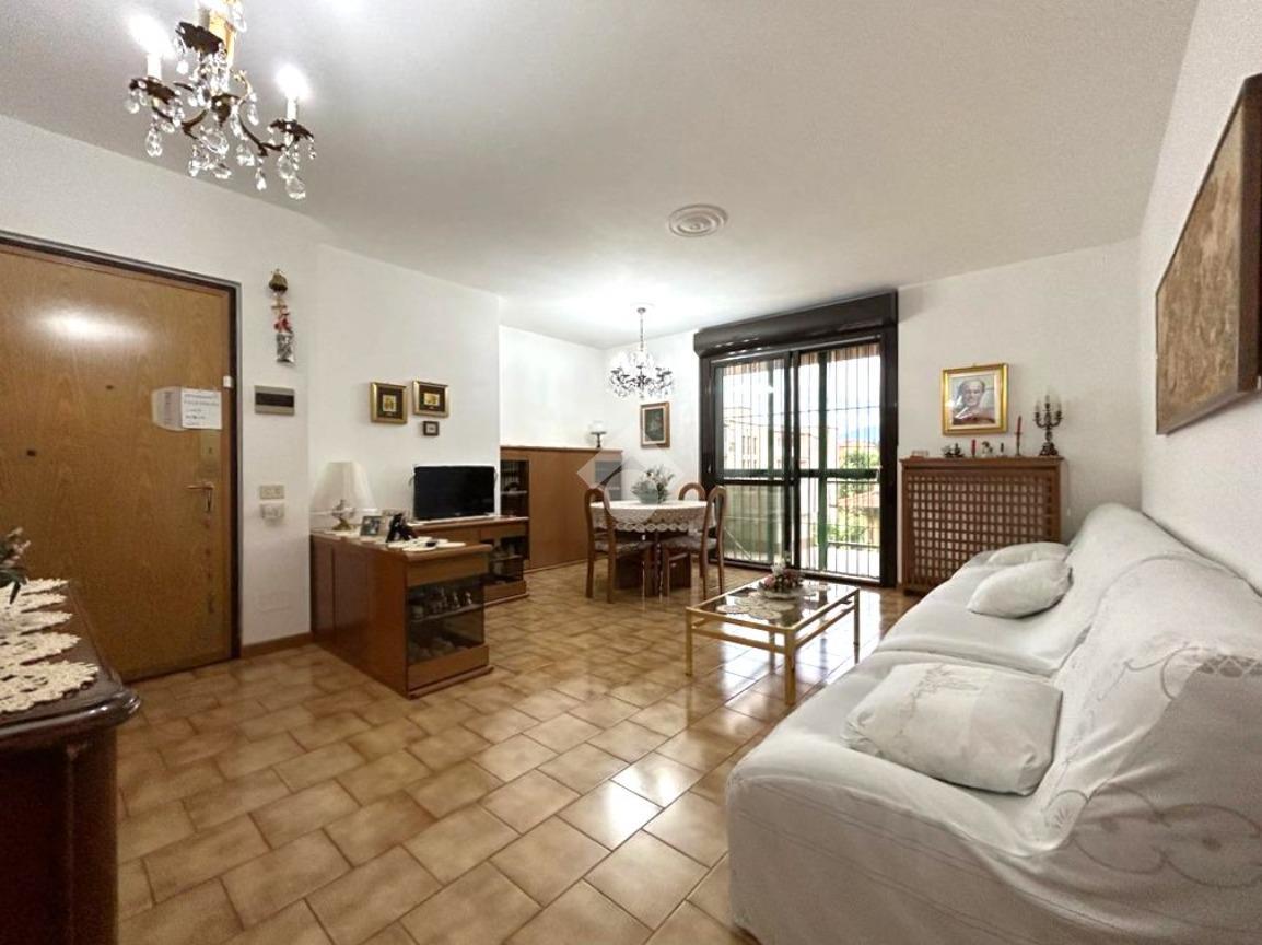 Appartamento in vendita a Curno