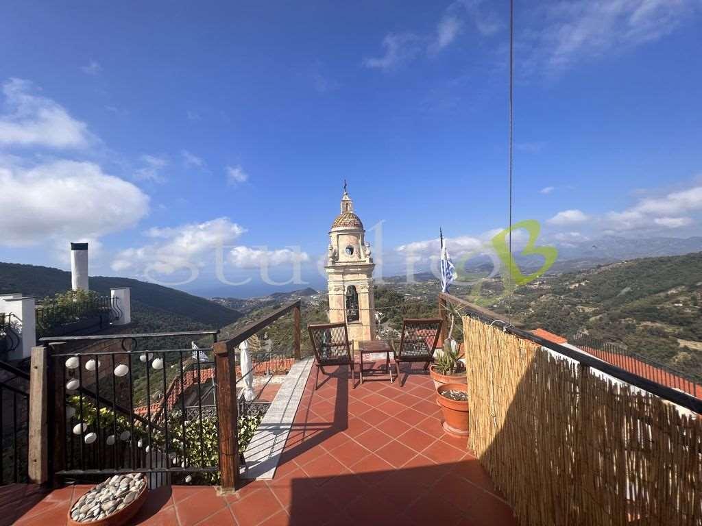 Appartamento in vendita a Seborga