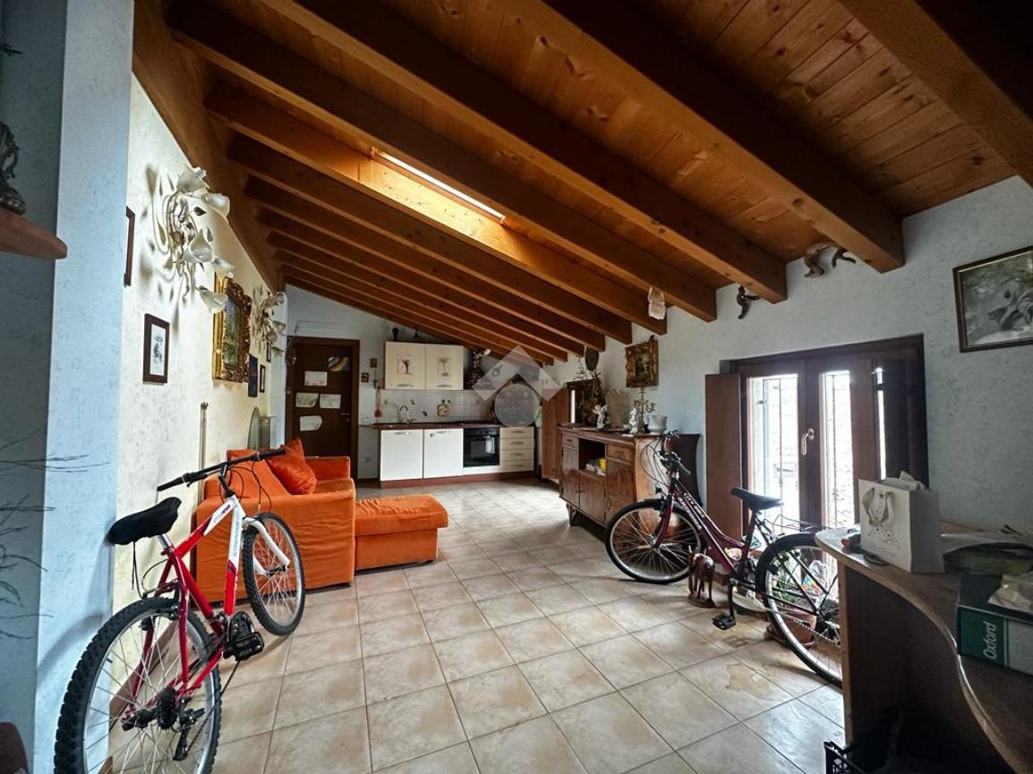 Appartamento in vendita a Cividate Al Piano