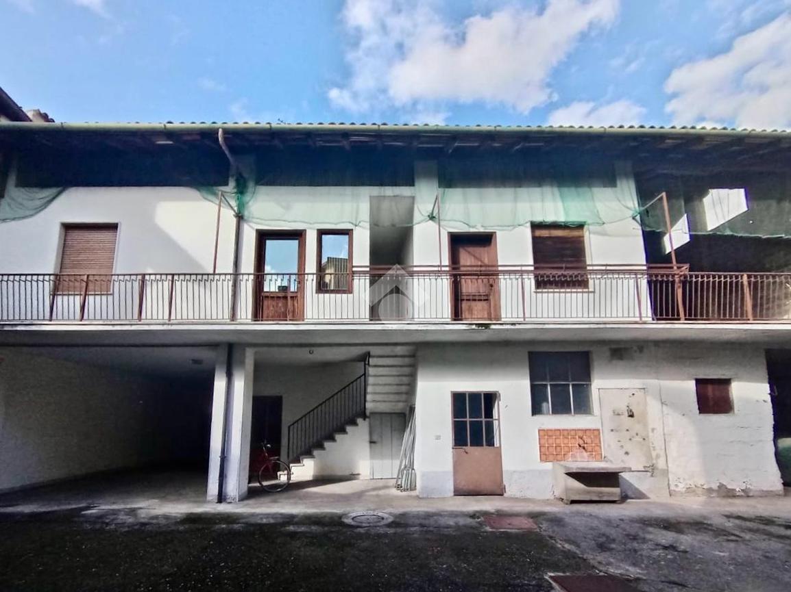 Rustico in vendita a Calcinate