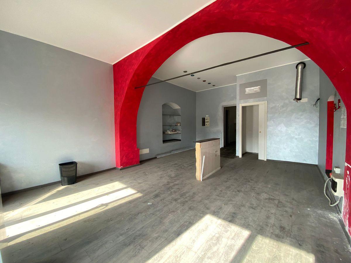 Negozio in vendita a Imperia