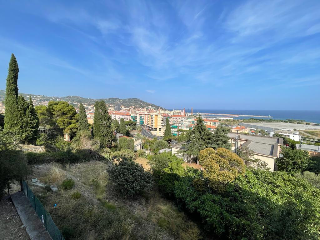 Appartamento in vendita a Imperia
