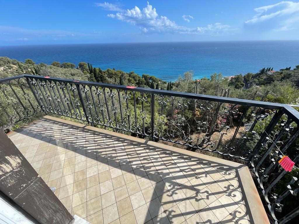 Appartamento in vendita a Imperia