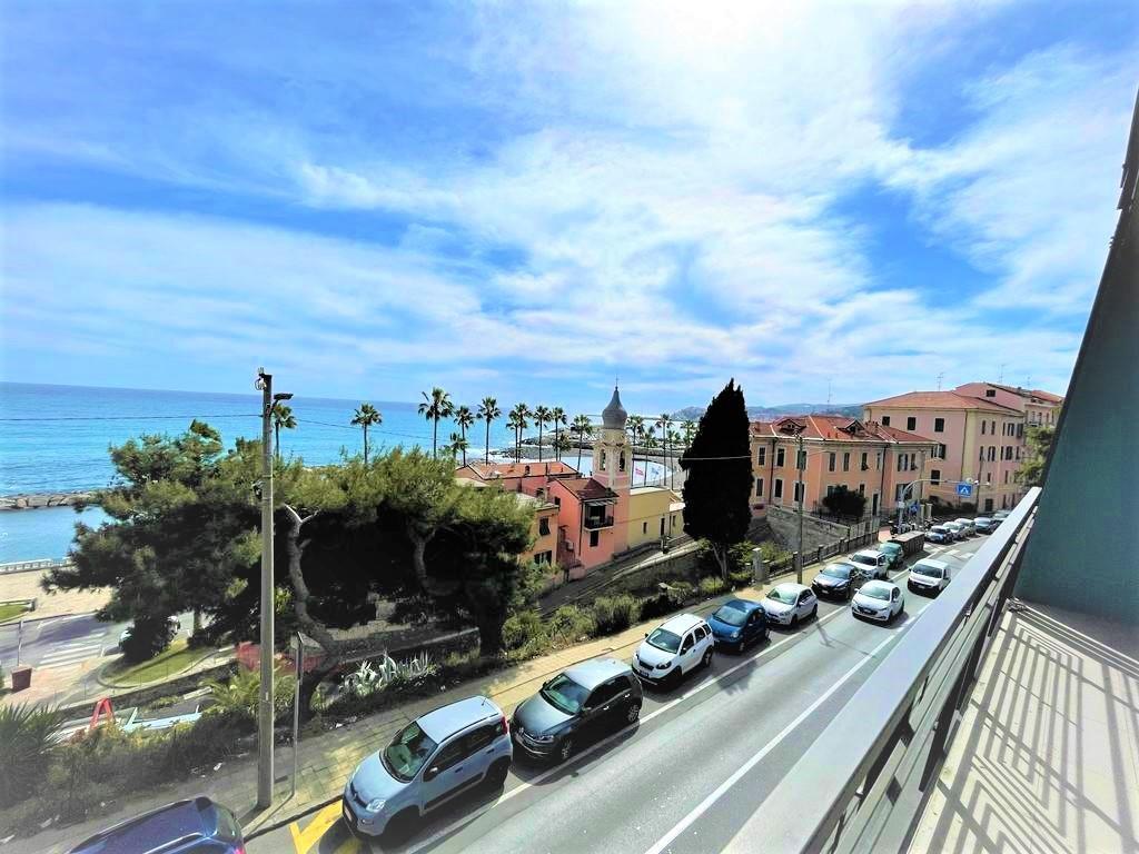 Appartamento in vendita a Imperia