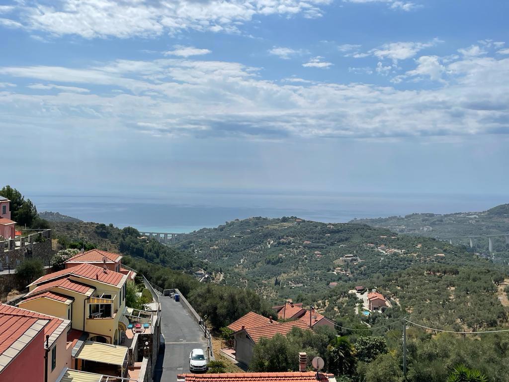 Appartamento in vendita a Civezza