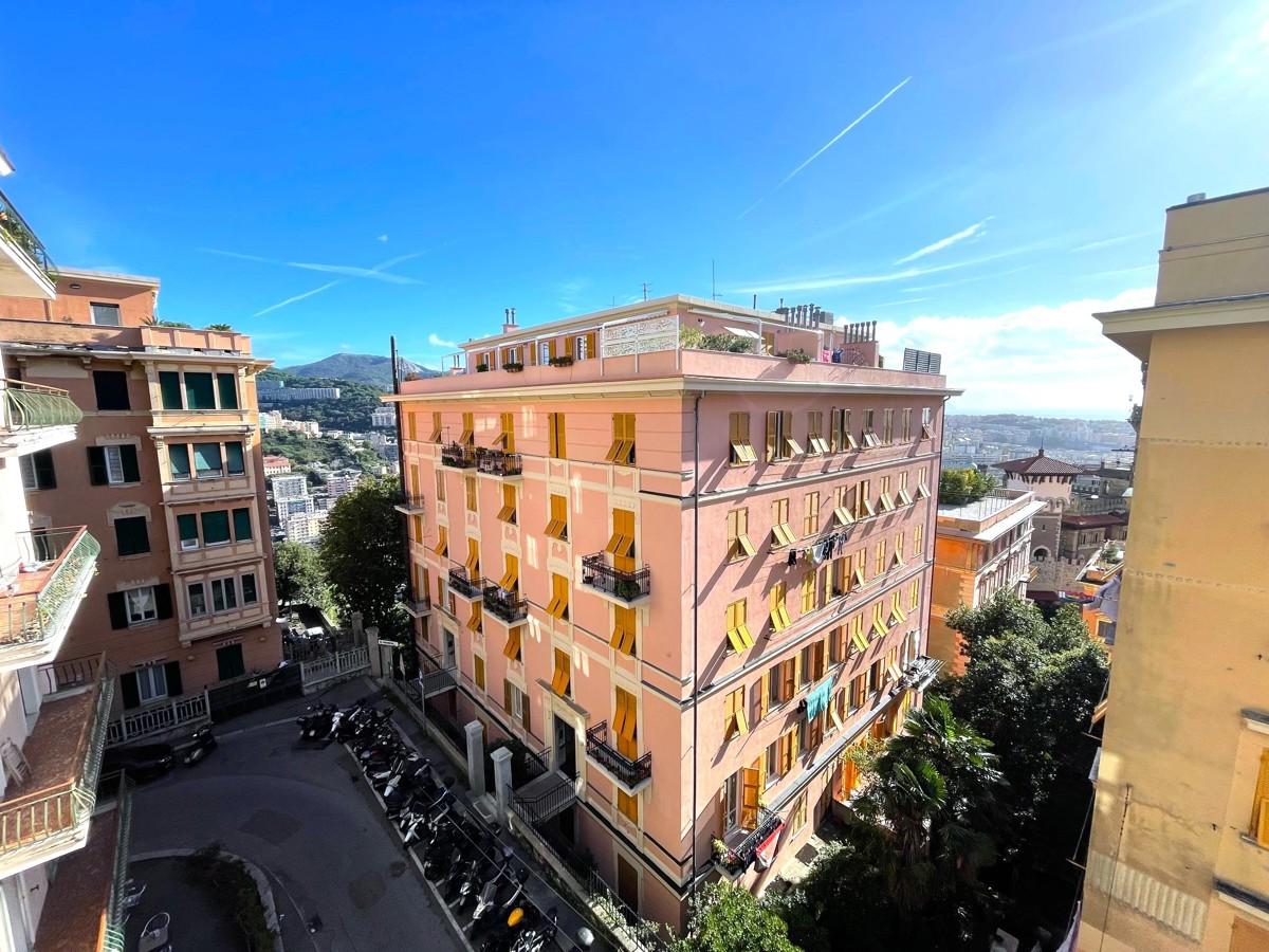 Appartamento in vendita a Genova
