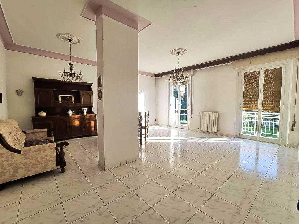 Appartamento in vendita a Sarzana