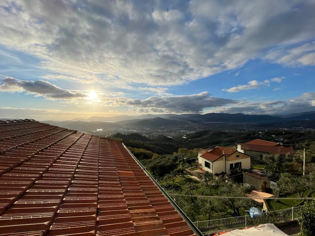Casa indipendente in vendita a Santo Stefano Di Magra