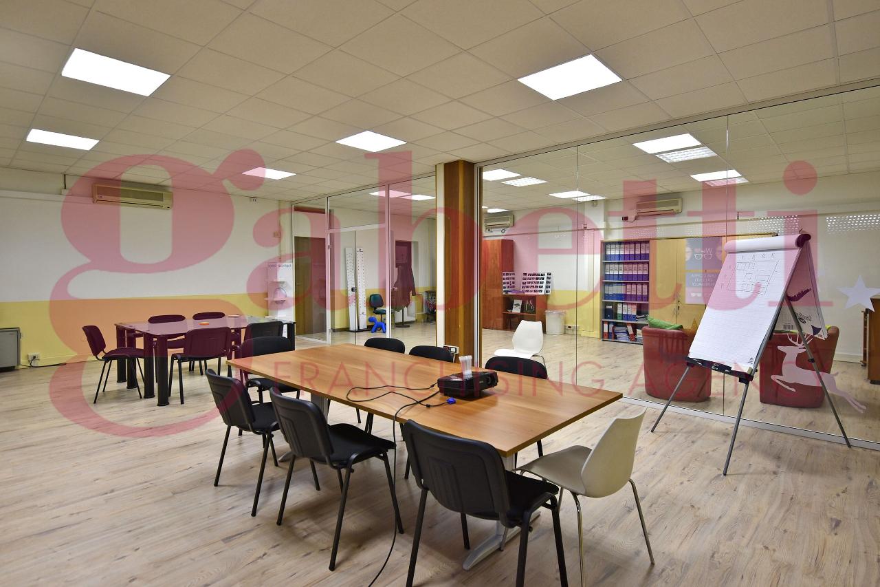 Ufficio in affitto a Pogliano Milanese