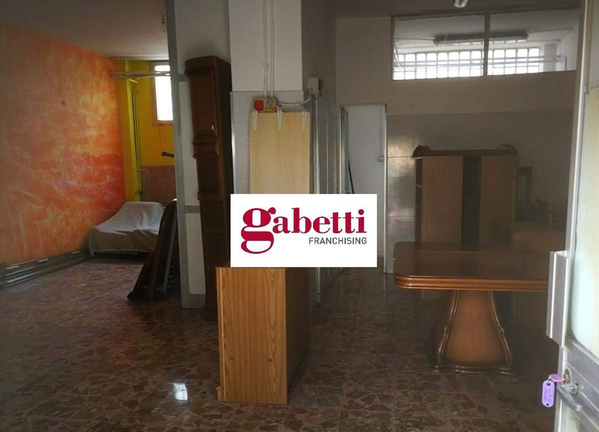 Negozio in affitto a Asti