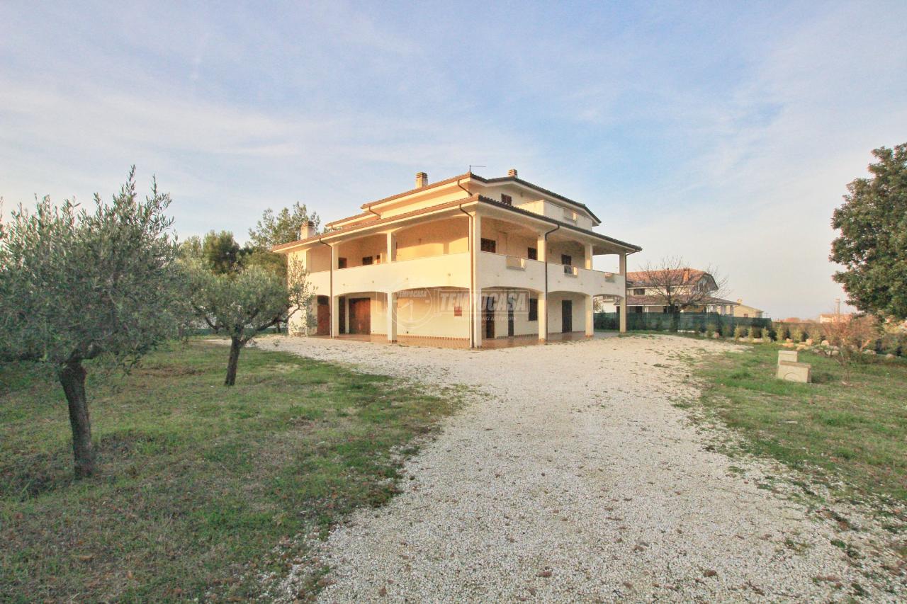 Casa indipendente in vendita a Santa Maria Nuova