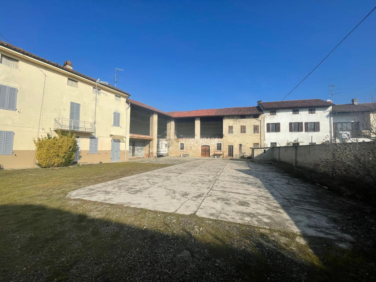 Cascina in vendita a Giarole