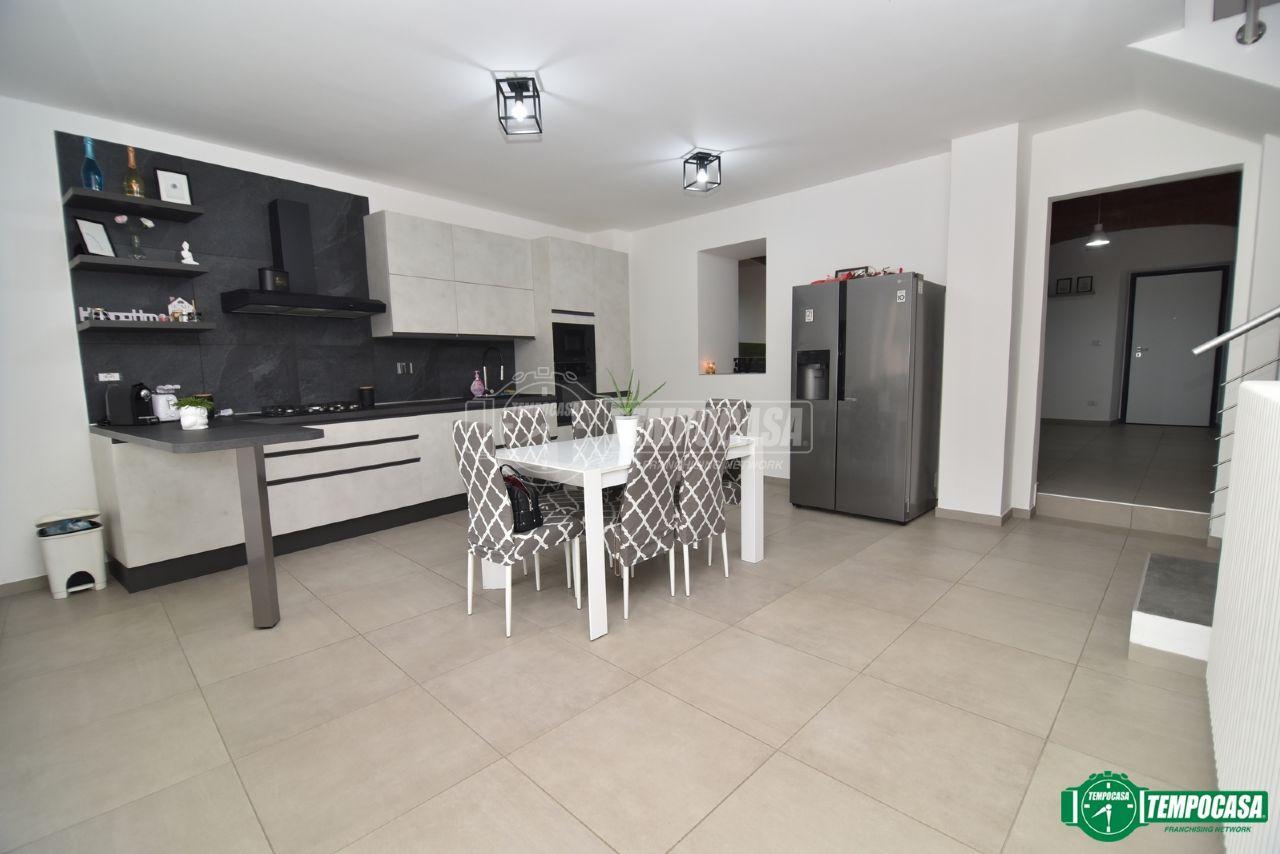 Casa indipendente in vendita a Front