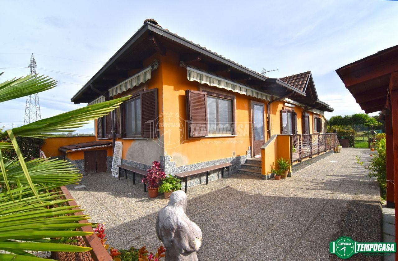 Casa indipendente in vendita a Front