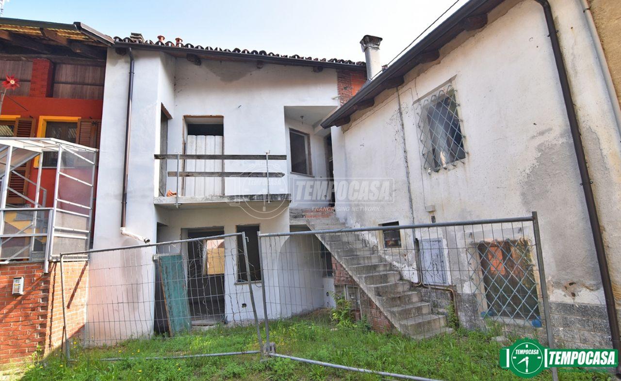 Appartamento in affitto a Front