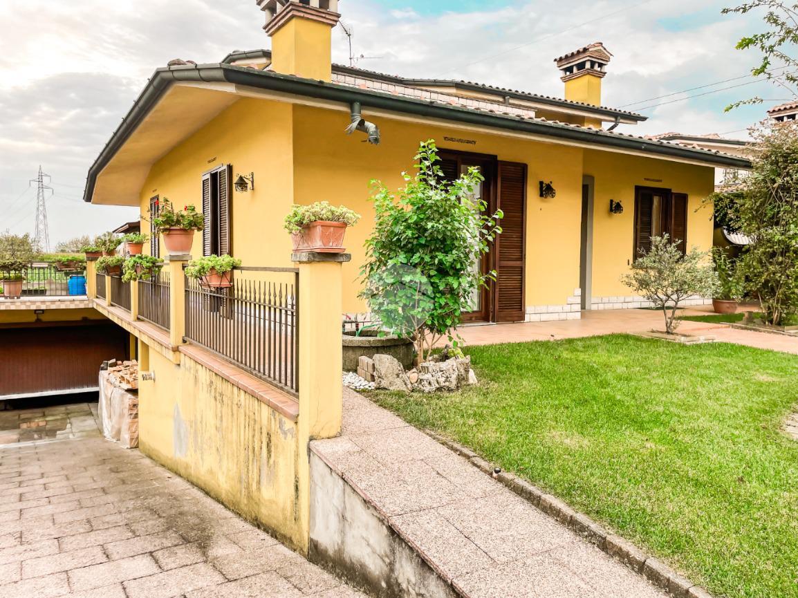 Villa in vendita a Chiari