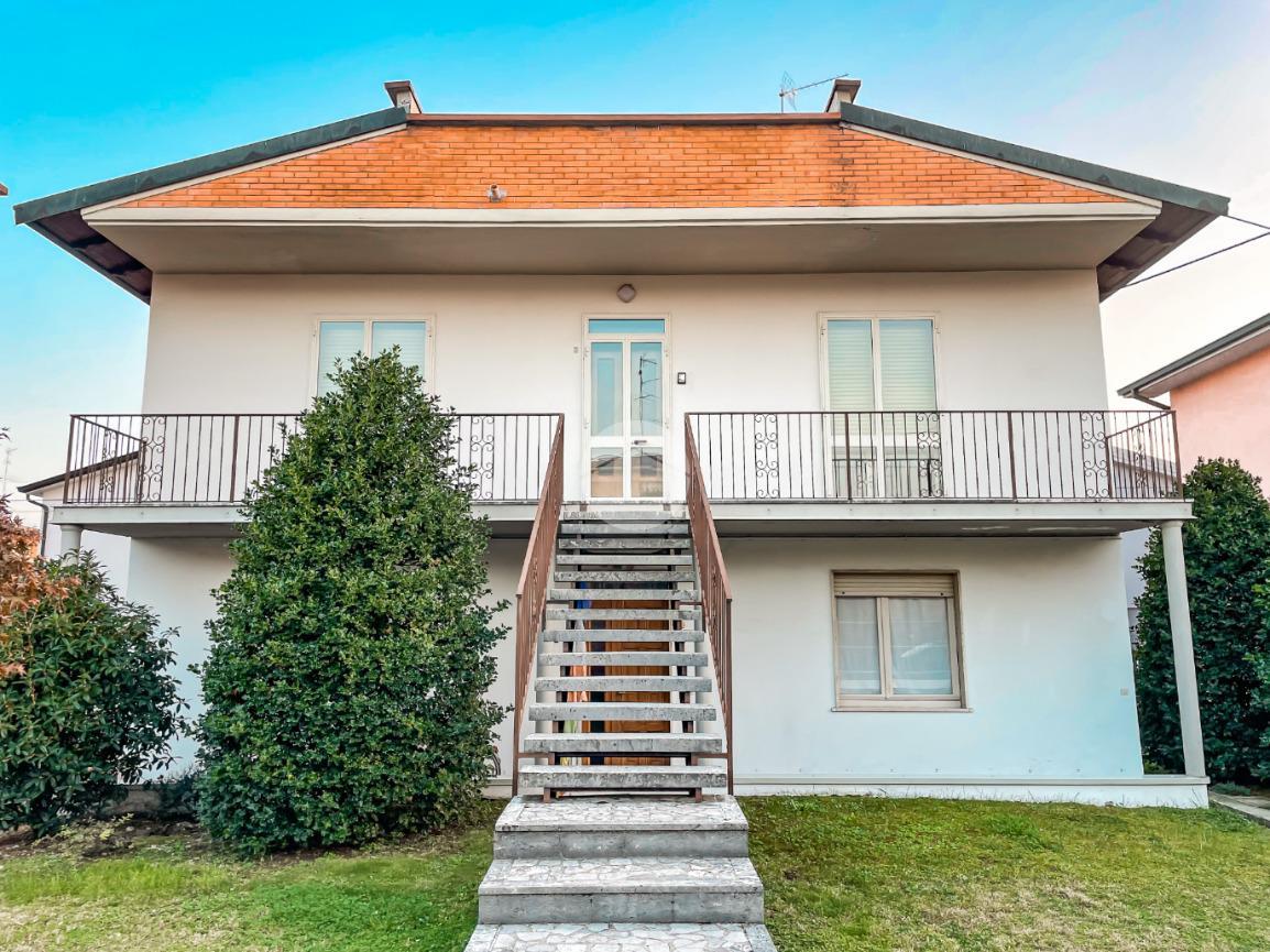 Villa in vendita a Chiari
