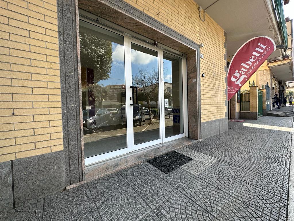 Negozio in affitto a Ciampino