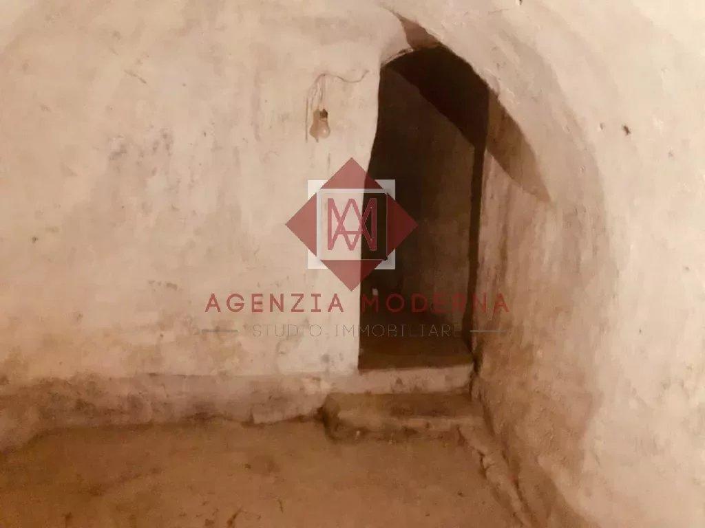 Magazzino in vendita a Vallebona