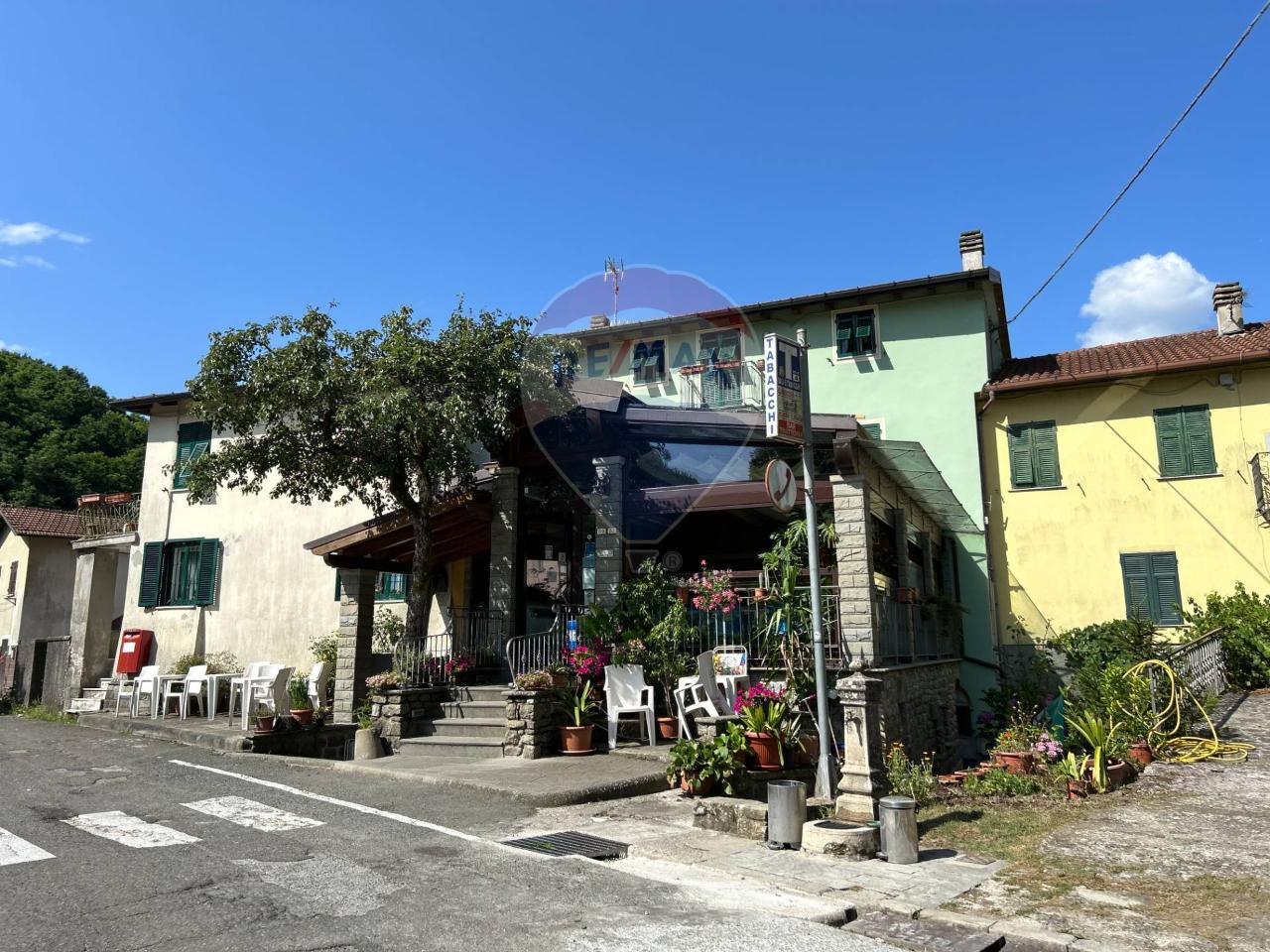 Negozio in vendita a Carro