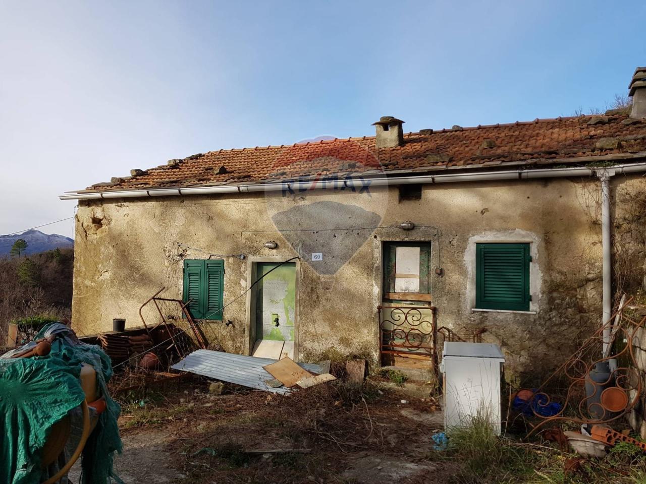 Casa indipendente in vendita a Varese Ligure