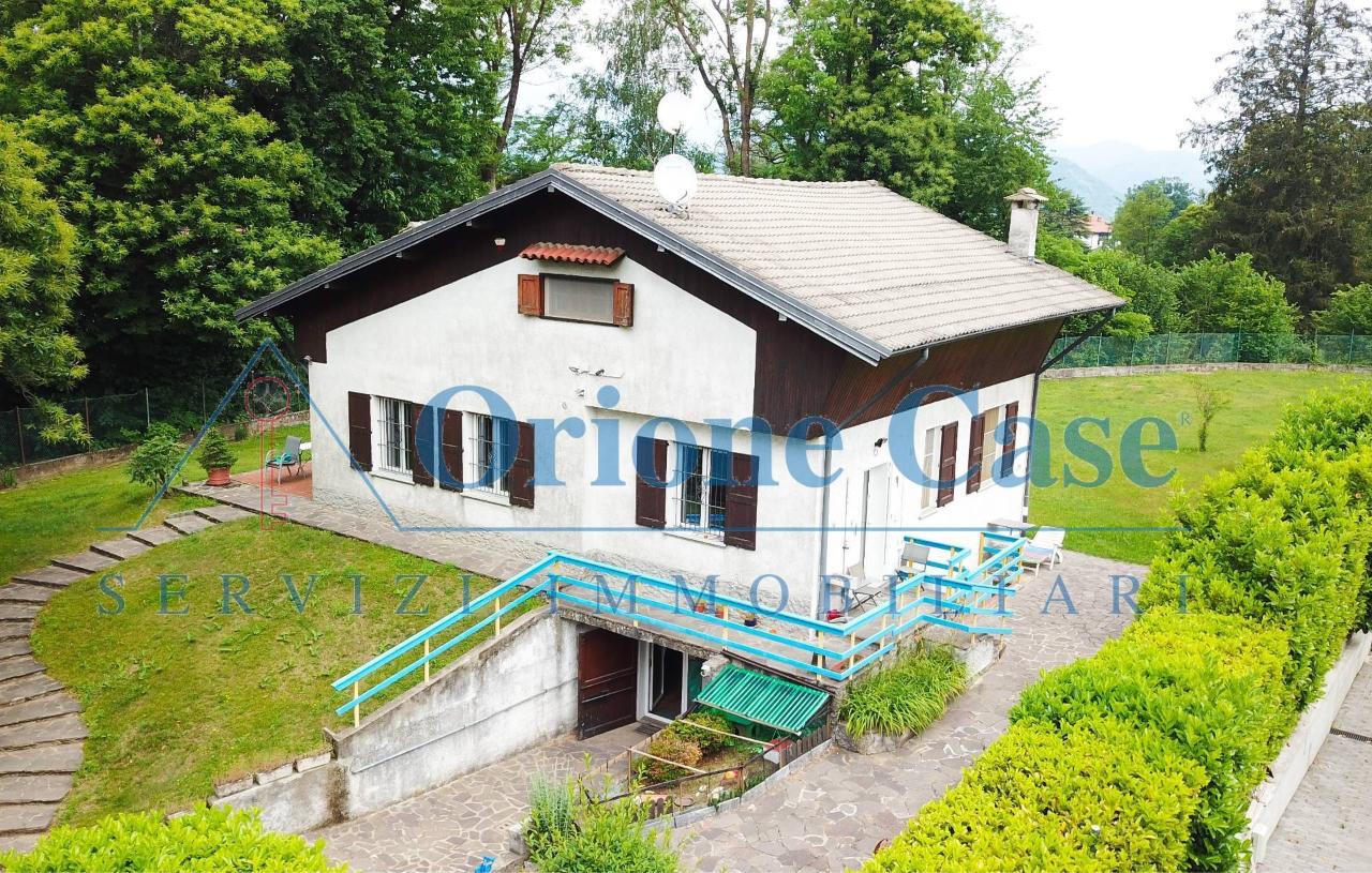 Villa in vendita a Marchirolo