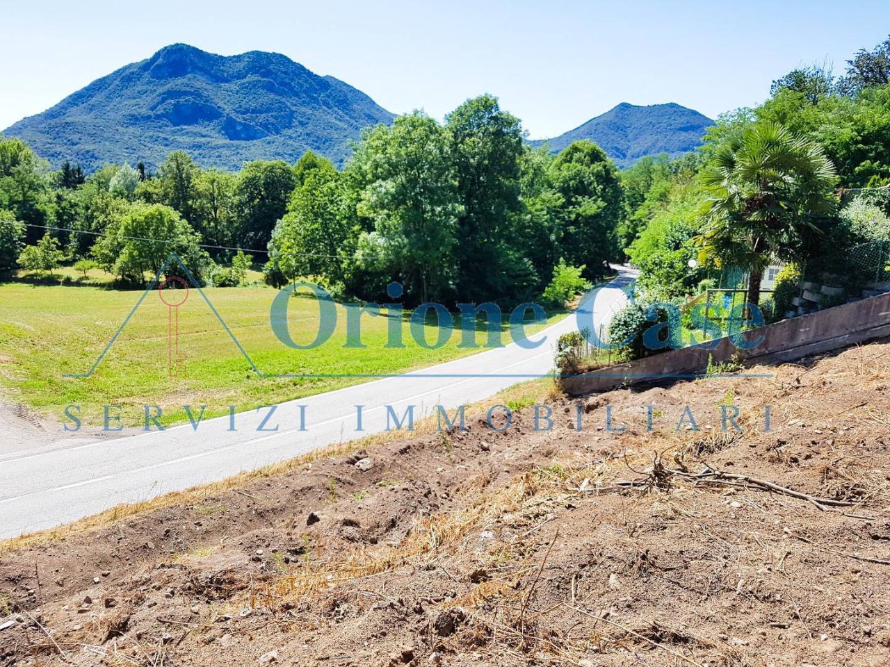 Terreno edificabile residenziale in vendita a Cunardo
