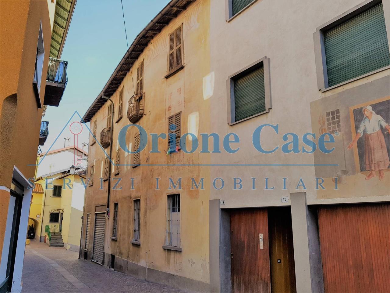 Palazzo in vendita a Marchirolo