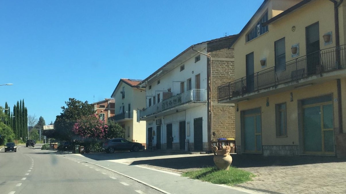 Negozio in vendita a Deruta