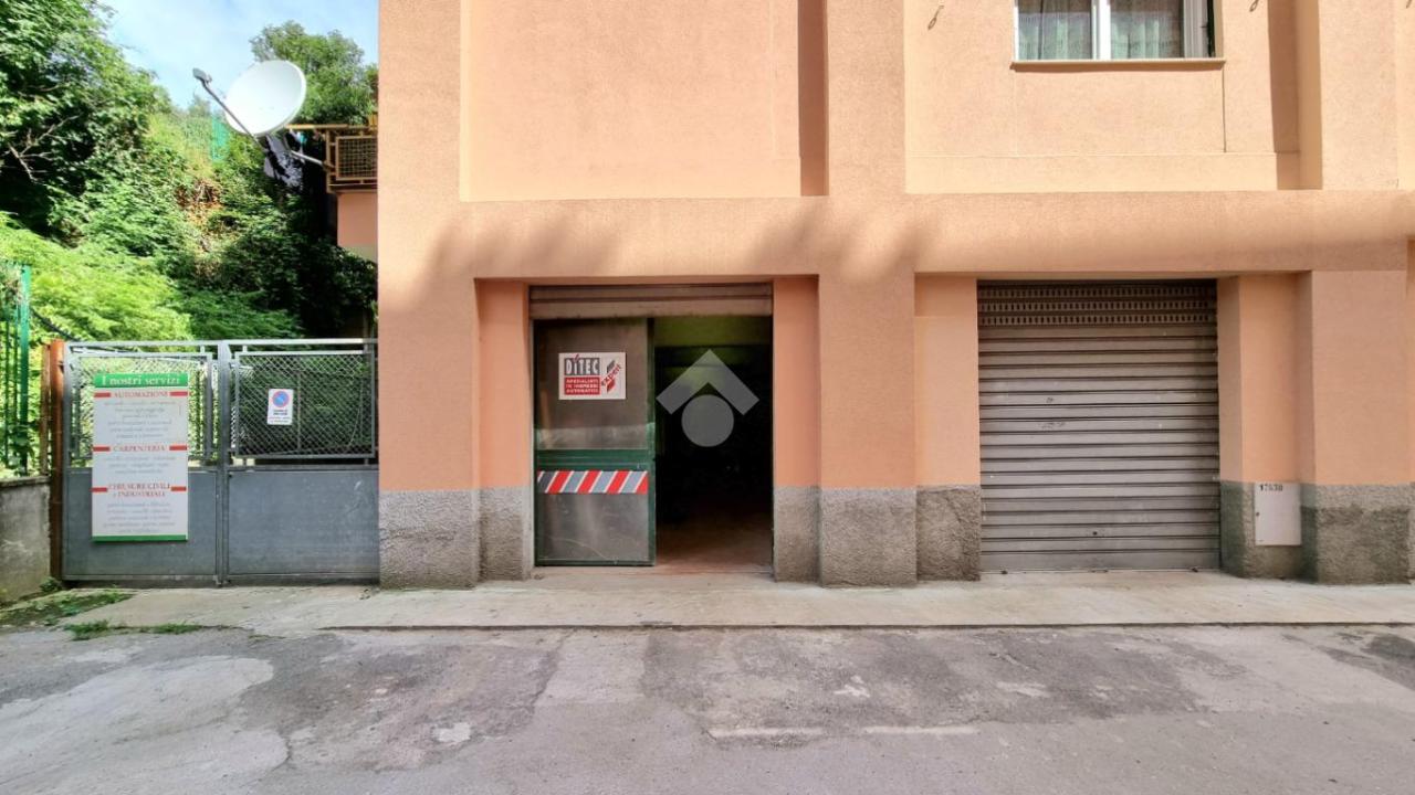 Magazzino in vendita a Genova