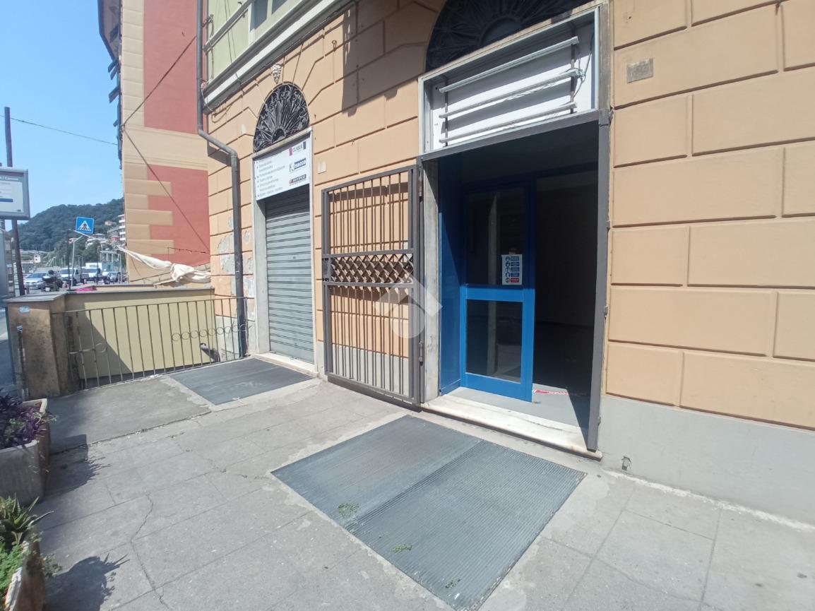 Negozio in affitto a Genova