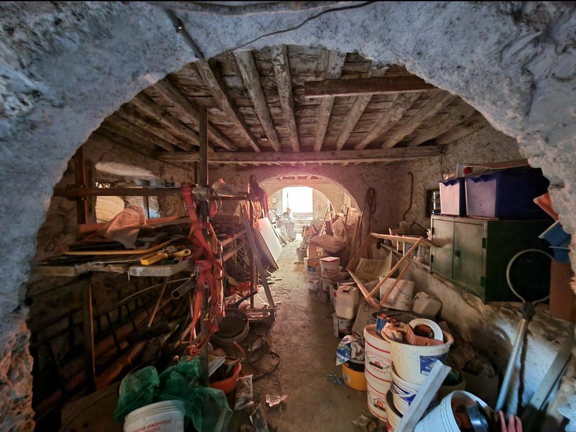 Magazzino in vendita a Genova