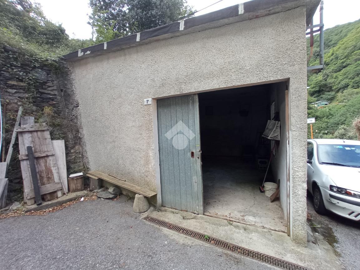 Magazzino in vendita a Genova