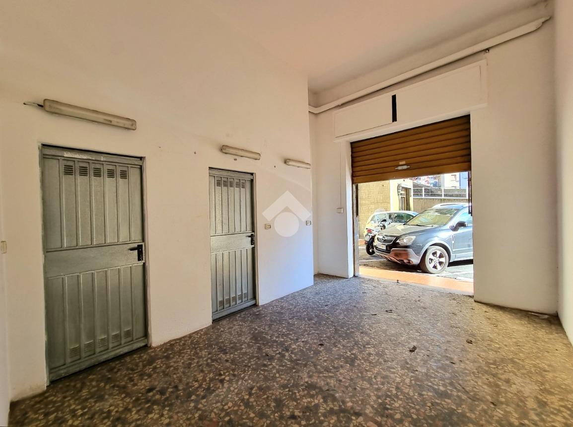 Magazzino in affitto a Genova