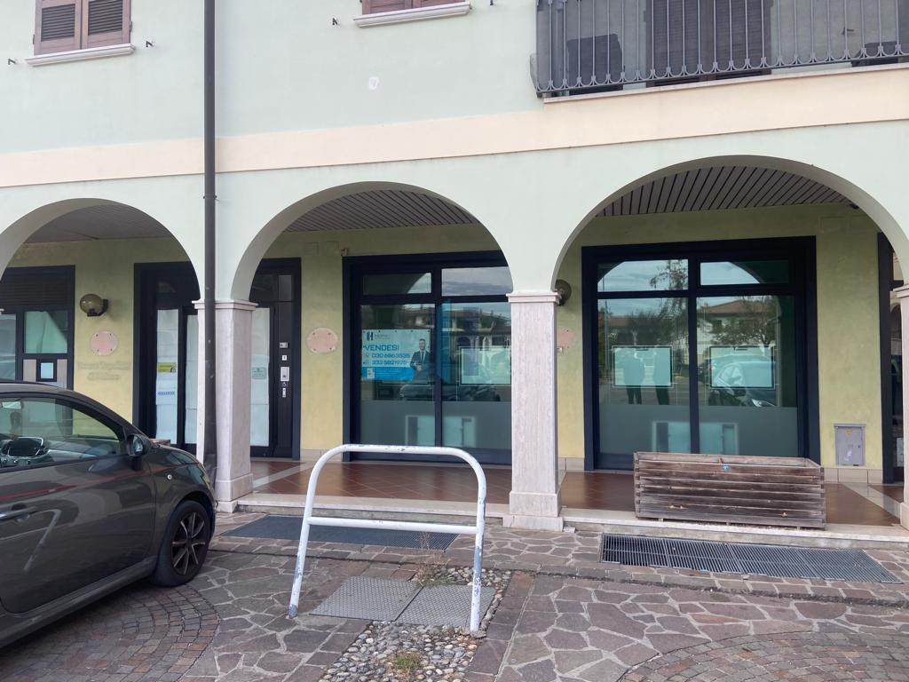 Negozio in affitto a Travagliato