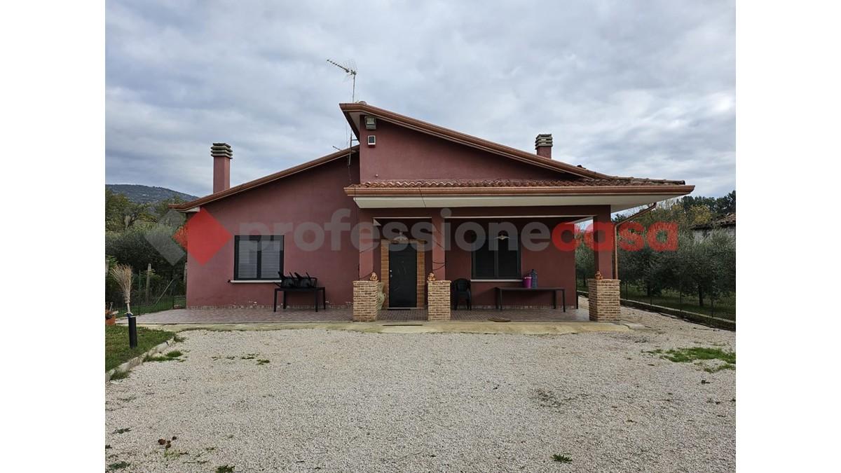 Casa indipendente in vendita a Alatri