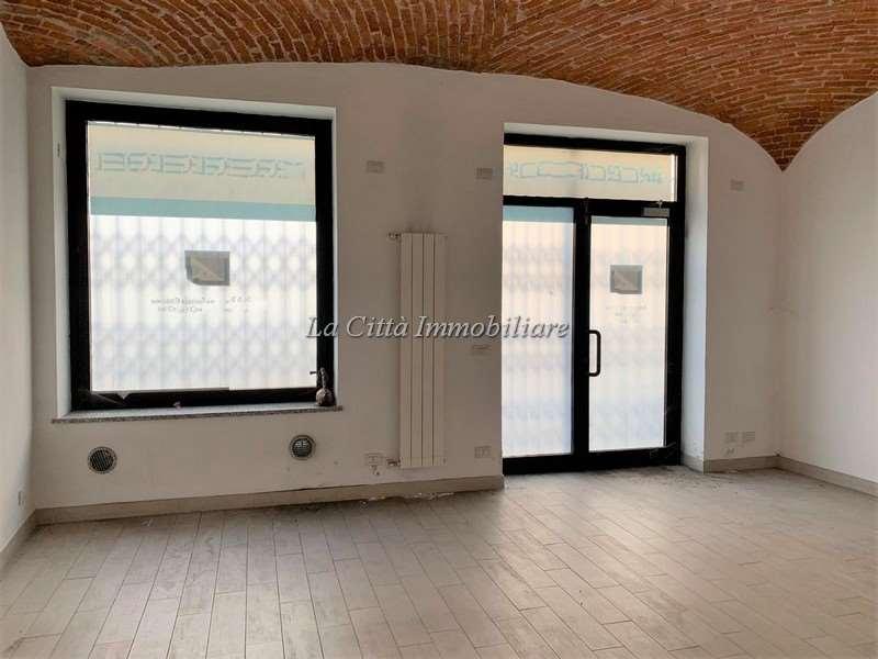 Negozio in vendita a Novara
