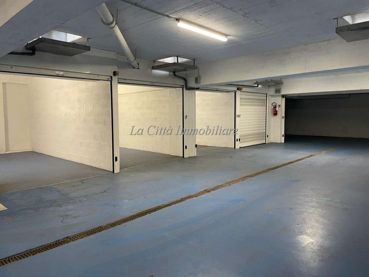 Locale commerciale in vendita a Novara