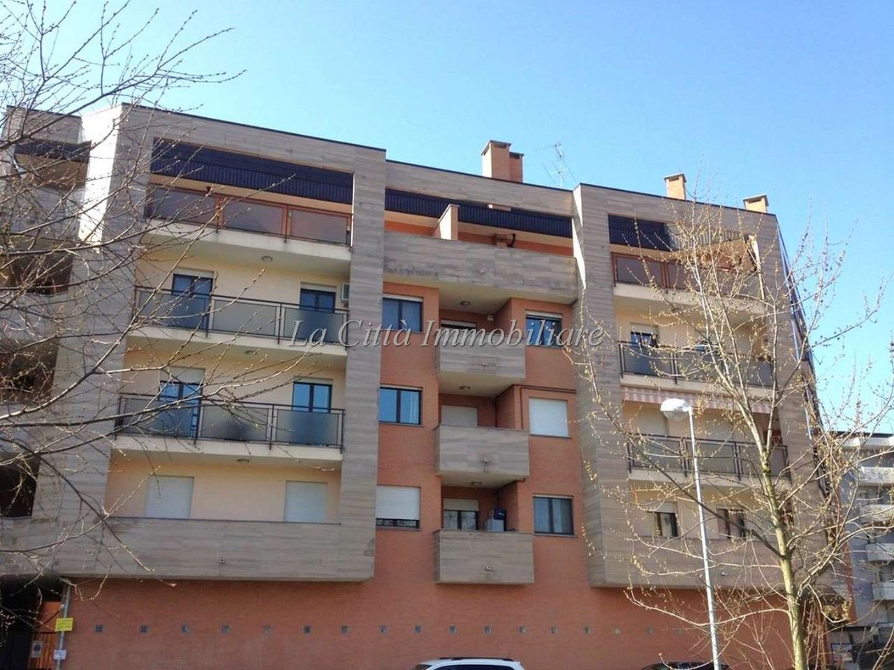 Locale commerciale in vendita a Novara